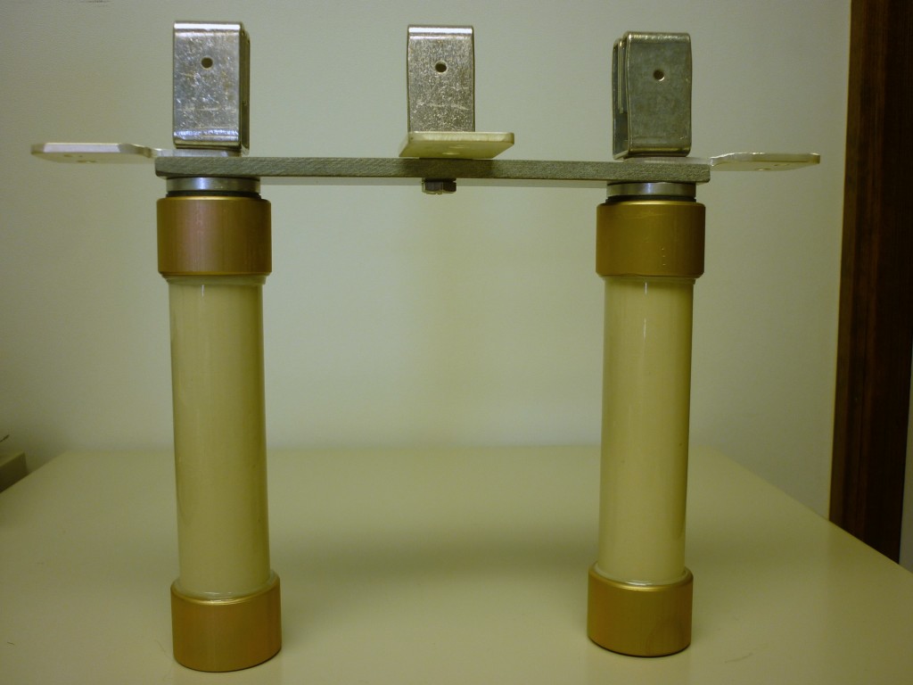 High Voltage 60 Amp J-Plug 3 Terminal Jack - Kintronic Laboratories, Inc.